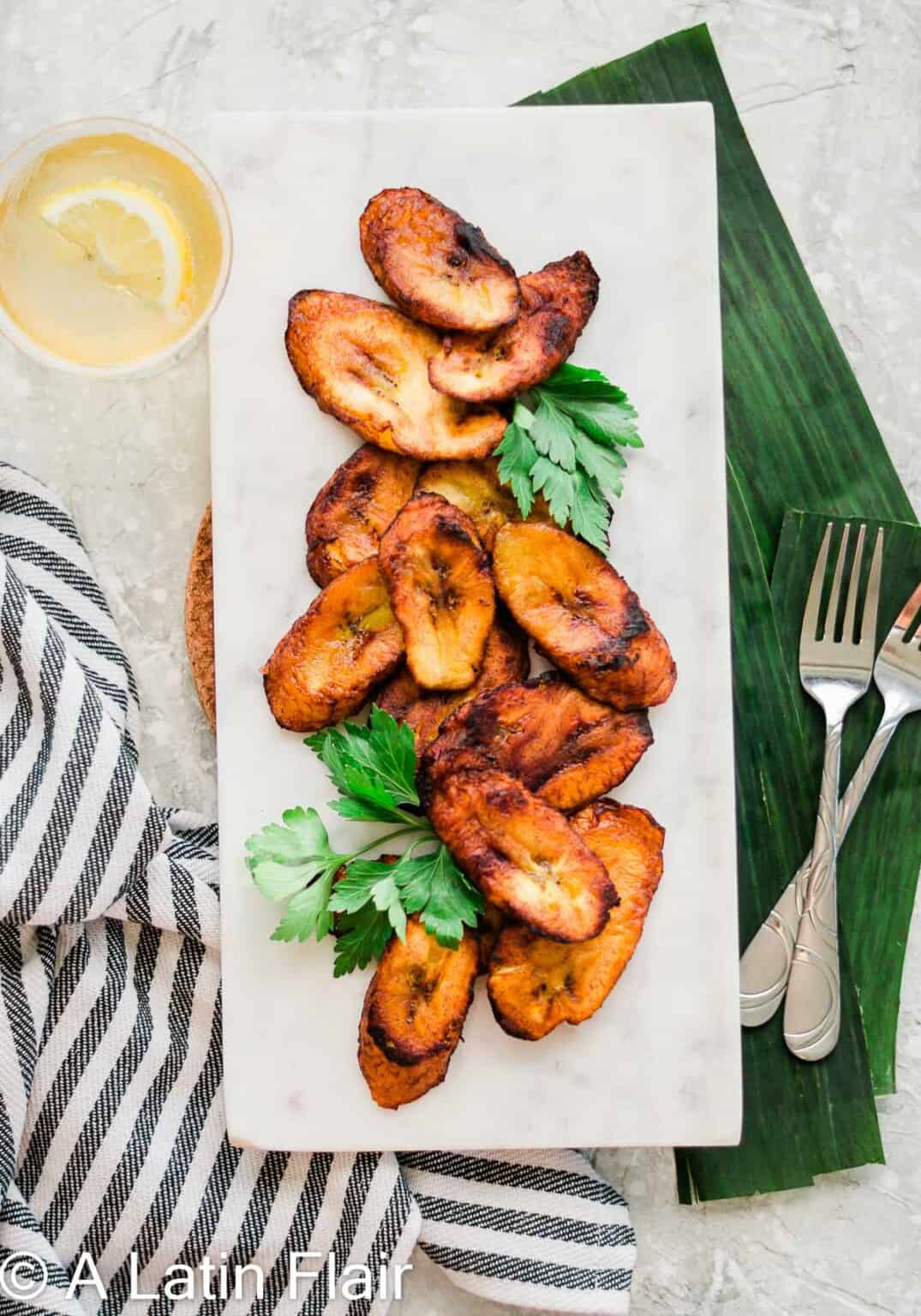 Easy Fried Sweet Plantains (Plátanos Maduros Fritos) | A Latin Flair