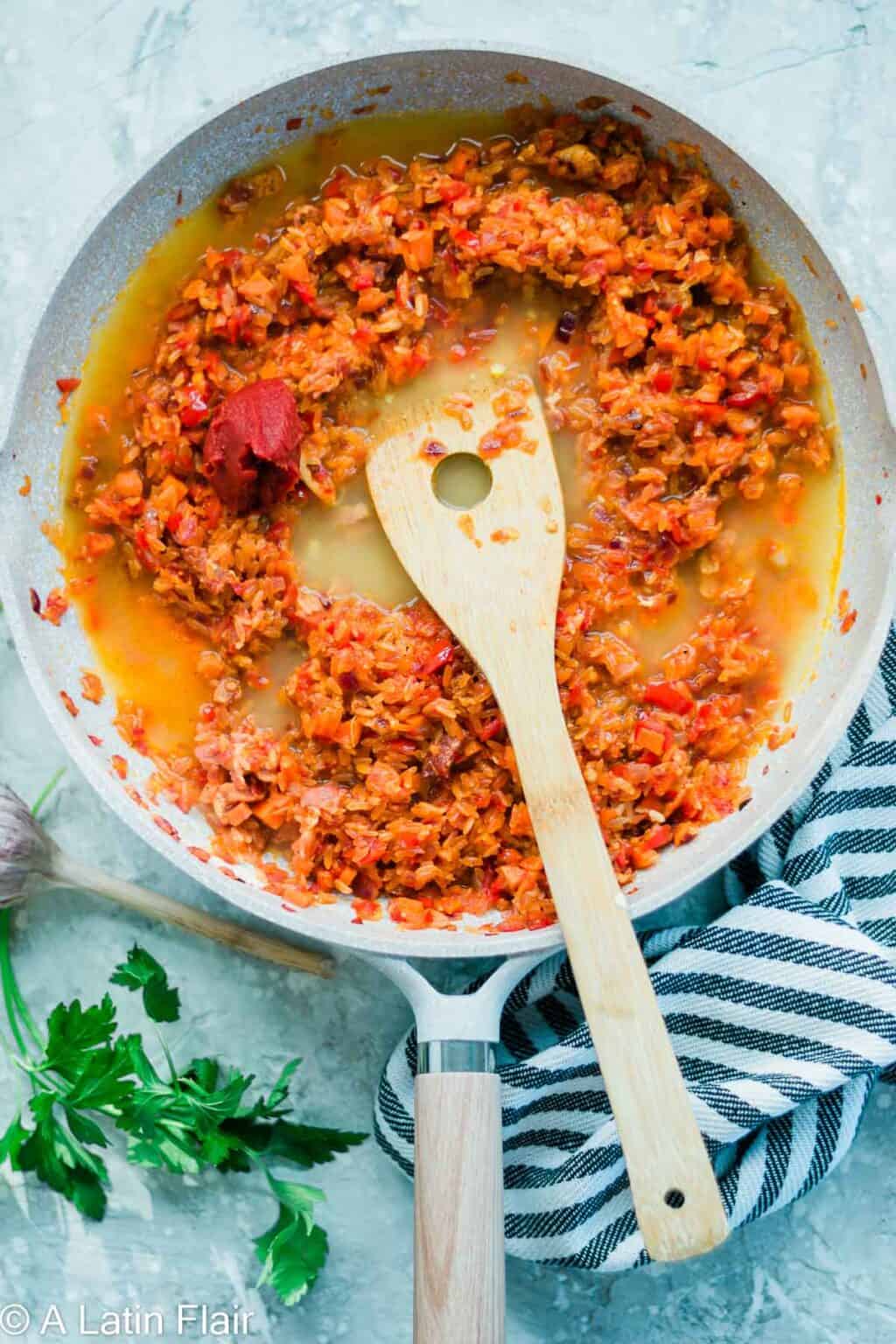 Arroz con Pollo (Latin One Pot Chicken and Yellow Rice) Under 1 hour ...